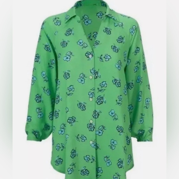 CAbi | Tops | Cabi Go To Blouse Size Small | Poshmark